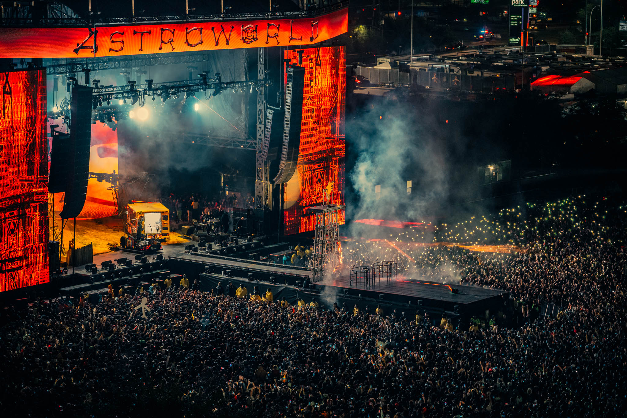 ASTROWORLD FEST: WE’RE ALL IN THIS (MUD) TOGETHER - ktru